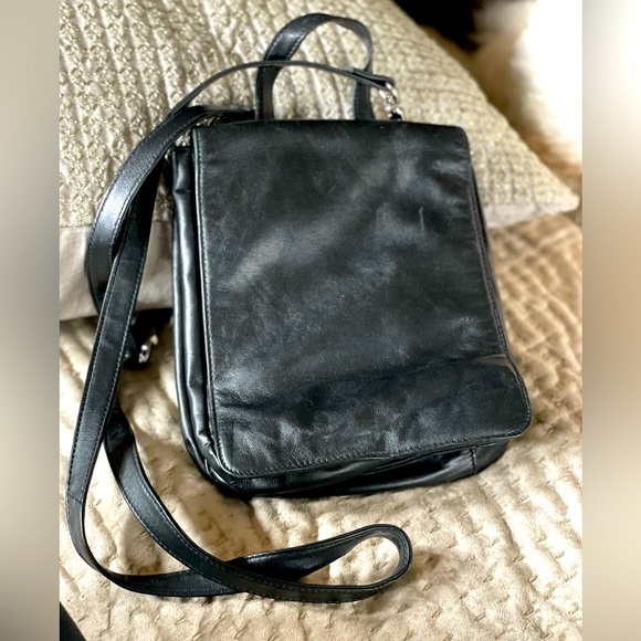 Wilsons Leather | Bags | Wilsons Black Leather Crossbody Bag | Poshmark
